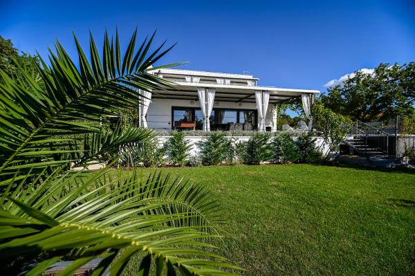 Vila Leones By El-pi Tours - Malinska