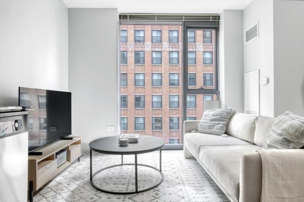 Loop Studio W Pool Gym Lounge Nr Riverwalk Chi-648 - Chicago, IL