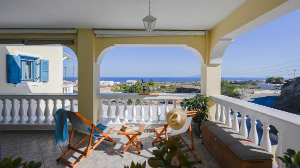 Skarmoutsos Holiday Home - Santorini