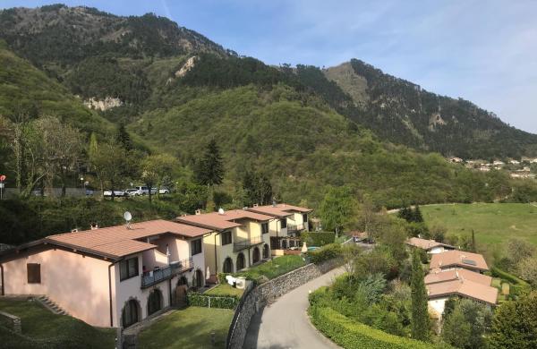 Großzügiges Ferienhaus Mit Seeblick Und Garten In Ruhiger Lage Von Tignale Am Gardasee - Limone Sul Garda
