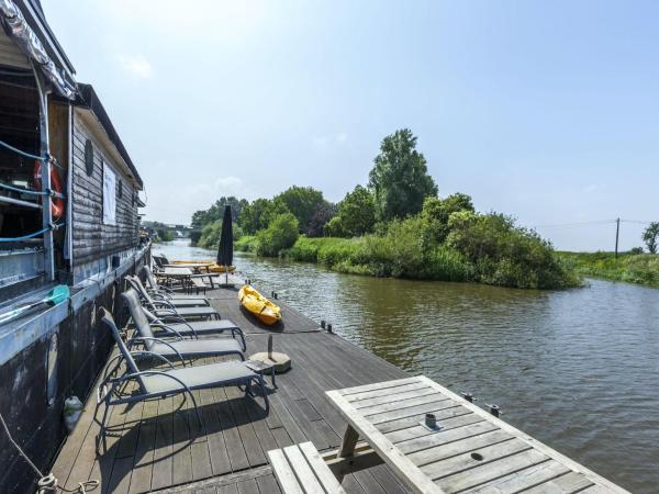Cozy Boat In Merkem Near Lake - West-Vlaanderen