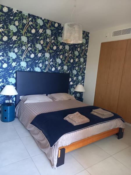 Suite Avec 2 Chambres D'hôtes Pour 1 à 4 Personnes Avec Terrasse, Vue Mer, Parking Privé, Proche Port Et Aéroport - Ajaccio