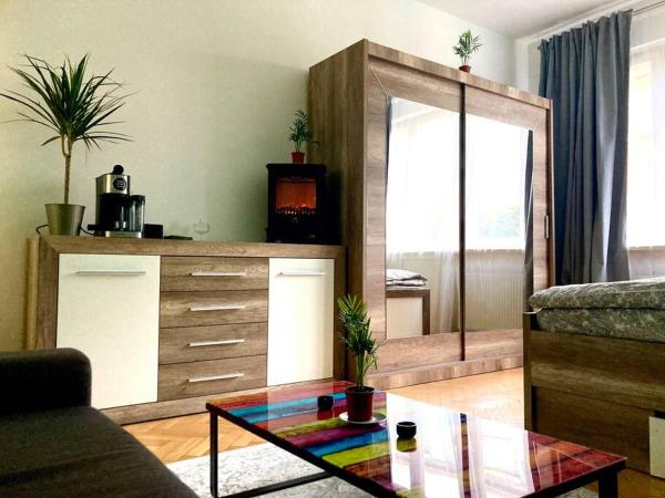 Sunny Flat In Center Of Prague - Prag