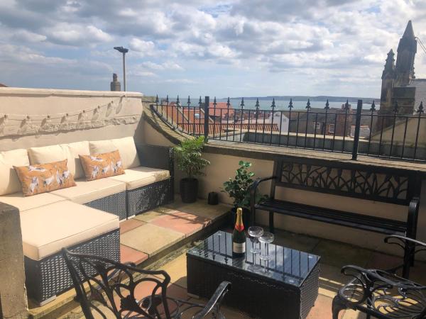 Kitson House - Sea Views, 1 Min Walk To Harbour - Scarborough