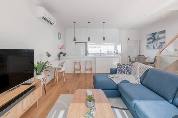 Perfect Port Melbourne Townhouse - Kensington
