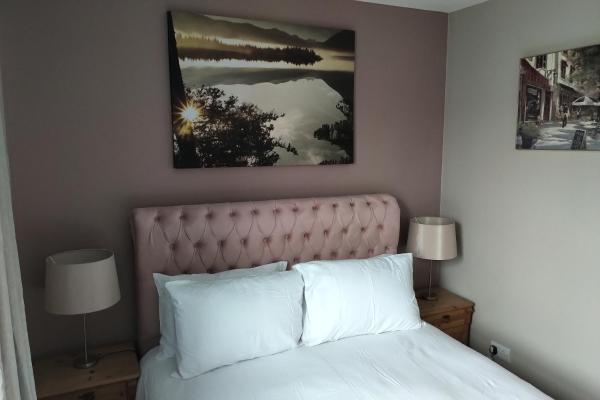 Oliver Wests Beautiful 2 Bedroom Sleeps 4 Apartment - Scarborough