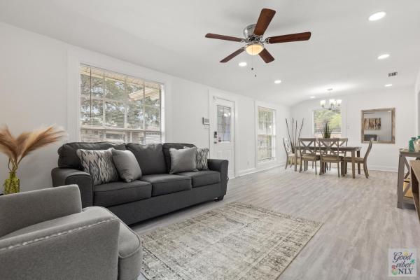 The Good Vibes Only Cottage - Tampa Airport (TPA)