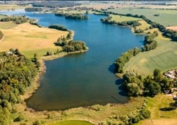 Camping - Wohnmobilstellplatz In Der Mecklenburgischen Seenplatte Strom & Wasser Vor Ort - Allemagne