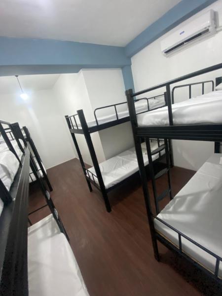 Lime Lite Manila Hostel - Makati