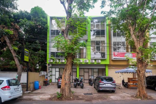Urbanview Hotel Ava Semarang Near Akademi Kepolisian Semarang By Reddoorz - Semarang