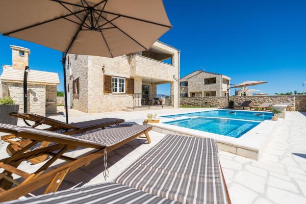 New Stone Villa With Pool Near The Sandy Beach By Traveler Tourist Agency Krk Id 2372 Br 1 - Nin
