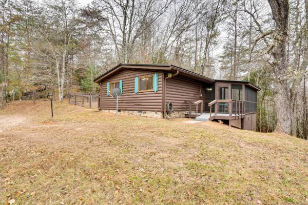 Peaceful Warne Cabin Fenced Yard And Screened Porch - Caroline du Nord