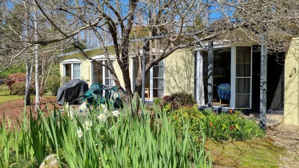 On The Banks - Wandiligong