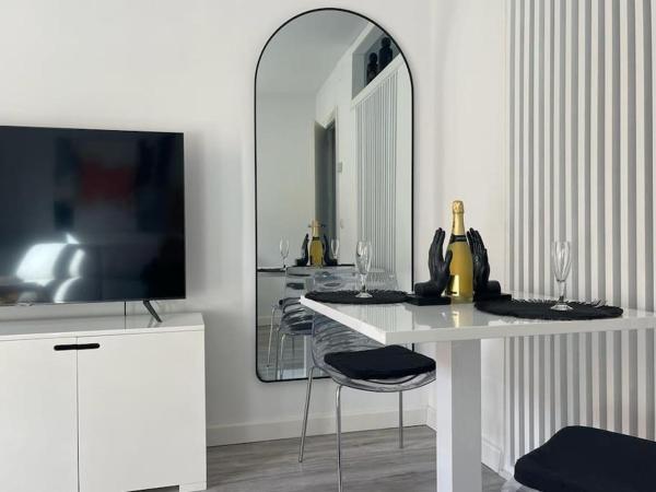 Urban Home By Unique Rooms - Burgos