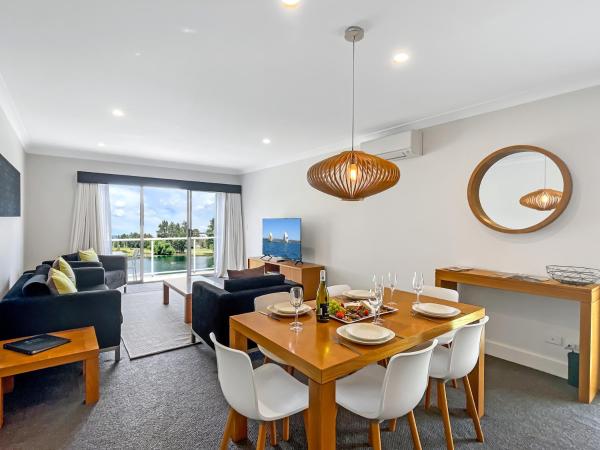 Villa On The Green - Lovedale