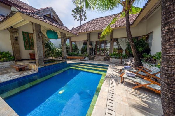 Villa Chandi 2 - Legian - Seminyak - 5 Bedroom 4 Bathroom Villa - Great Location ! - Seminyak