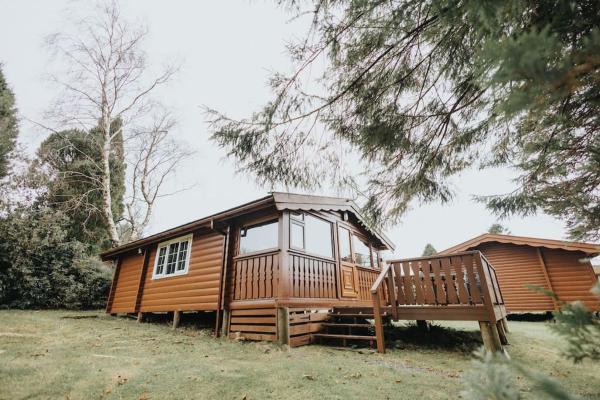 Rustic Log Cabin In Snowdonia - 2 Bedrooms & Parking - Penrhyndeudraeth