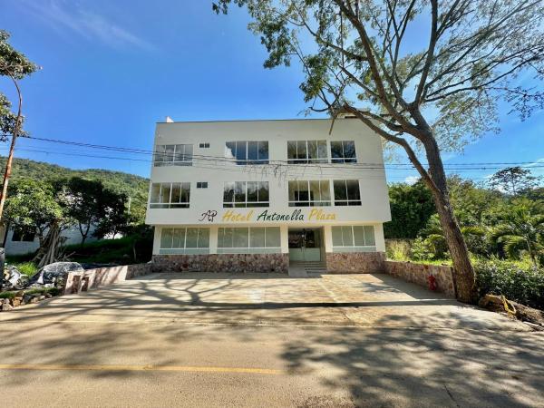 Hotel Antonella Plaza - Pinchote