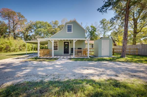 Pet-friendly Conroe Hideaway With Porch And Fire Pit - Champion Lake, Spring