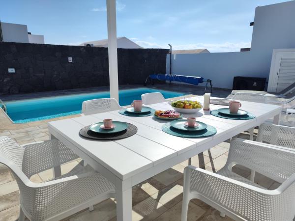 Villa Anny Piscina Climatizada Aire Acondicionado Espaciosa Y Luminosa! - Lanzarote