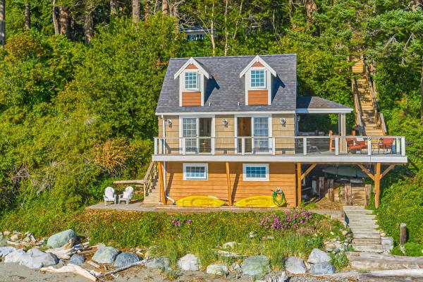 Ferry Viewer Cottage - Tsawwassen