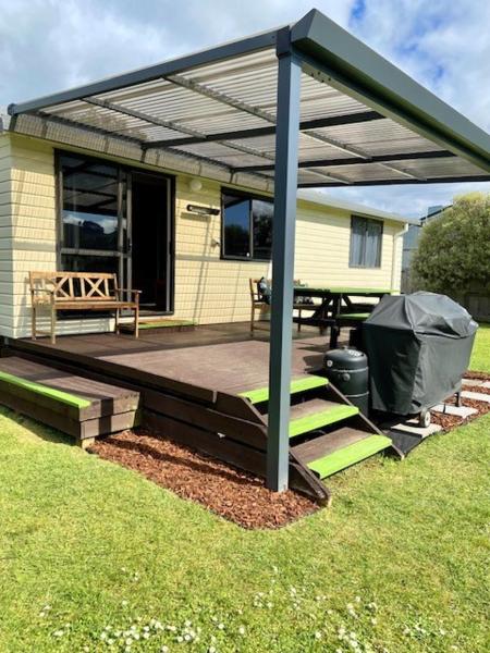 Relax Cabin - Waihi Beach Holiday Home - Waihi