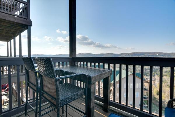 Near Silver Dollar City! Condo W/ Indoor Pool - ミズーリ州