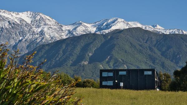 Kanuka Terrace - The Little Black House - Kaikoura