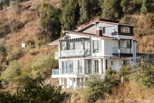 Hostie Imperial Chalet-3 Bhk Mountain Villa, Chail - Kufri