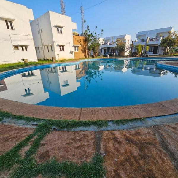 2 Bhk Private Villa - Air Conditioned - Free Wifi - Swimming Pool - No Alcohol Zone - Easy Stays Yelagiri - Yelagiri