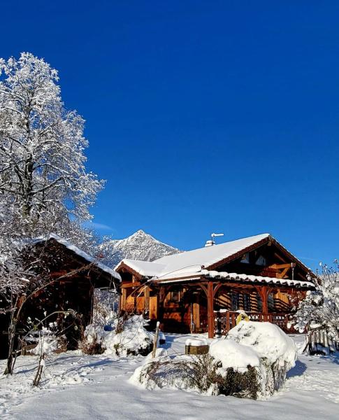 Magnifique Chalet En Haute-savoie, Tout Confort, Proche Des Pistes De Ski - Taninges