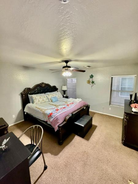West Phx Cozy King Suit With Private Bathroom Inside A House - Glendale, AZ
