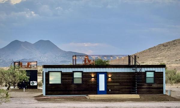 The Longhorn Stunning Container Home-in Alpine - Alpine, TX