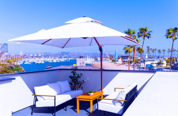 Harbor Lookout - Luxury Beach Home With Coastal Views - Walk To Everything! - Newport