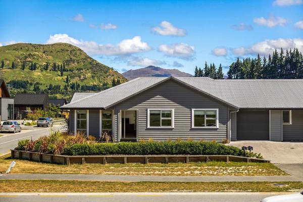 Remarkable Mountain View - 4 Bedroom Home - Arrowtown
