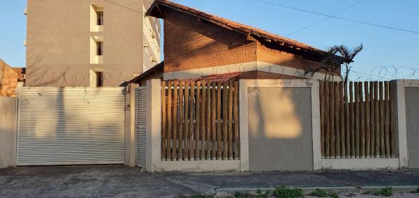 Casa Sol&mar Com Piscina Na Beira Da Praia Guriri - São Mateus