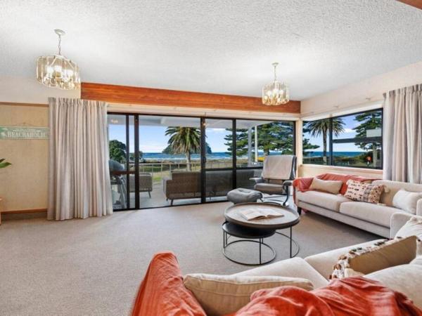 The Waves - Mount Maunganui