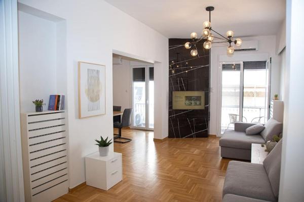 Spacious Apartment In Pagkrati - Athens