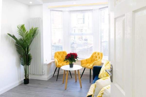 Open Mind Leisure - 6 Luxury Bedrooms With Free Parking - Southsea