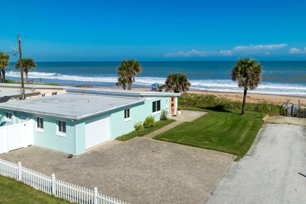 Sunrise Cottage Beachfront Home - Ormond Beach, FL
