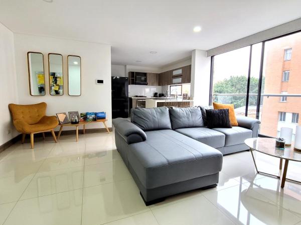New Luxury 3 Bedroom Apartment In Great Area. - Medellín