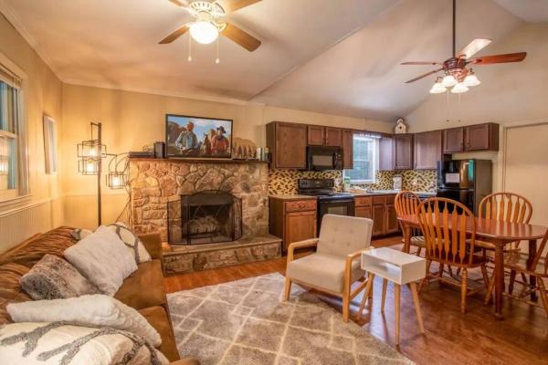 Rustic Mountain Cabin On River With Fireplace - Blowing Rock, NC