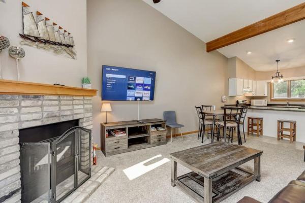 Grace Jo Vacation Home At Tamarack Highland 5 - Lake Delton, WI
