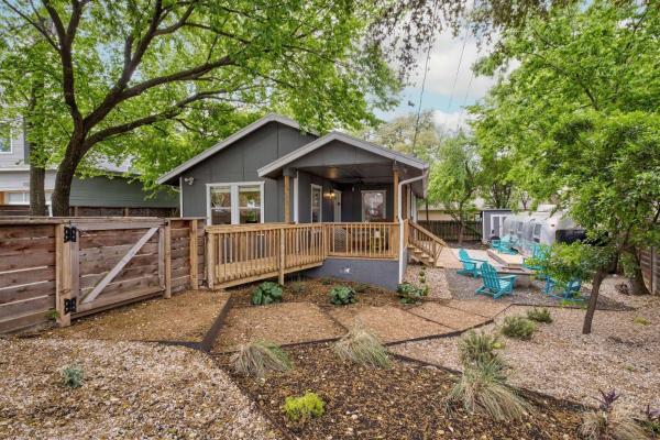 Oak Grove Bungalow - Austin, TX