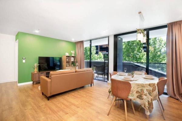 Spacious 2-bed Apt In Docklands Balcony & Free Parking - Melbourne