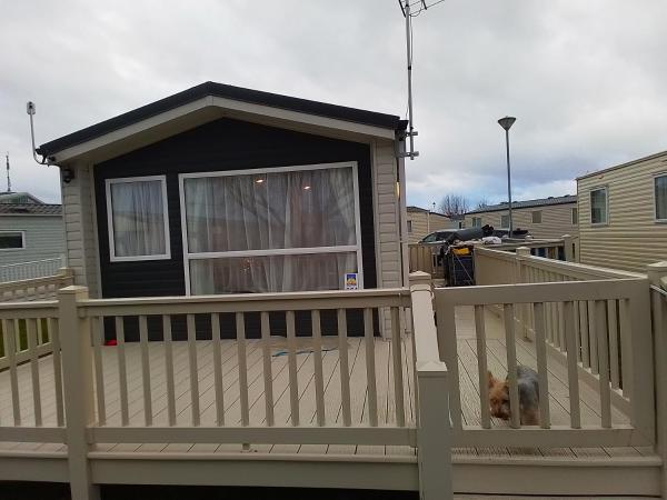Pet Free Family Mobile Home Sleeps 8 With Large Secured Decking Sea Wick Holiday Park - Essex