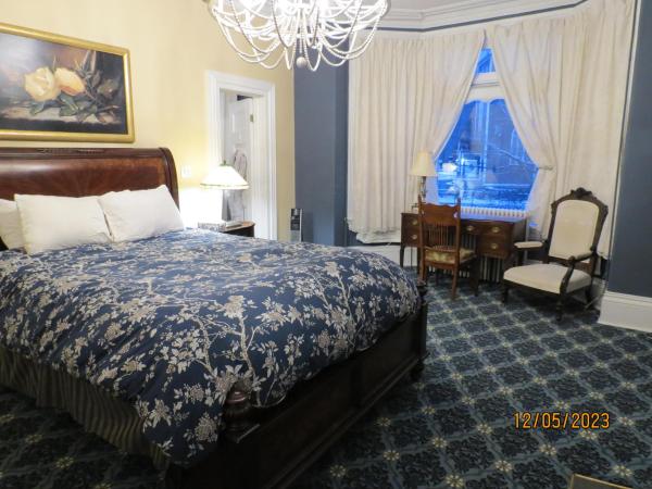 The Roses Heritage Inn - Paradise