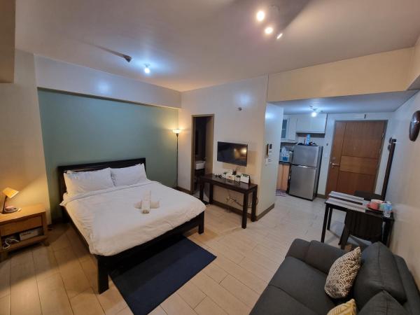 Studio Condo # 2 City View | Two Palm Tree Villas Condo By Elr - Taguig