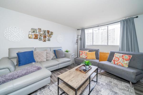 Welcoming Barn, 2 Bedroom & 1 Bath & Parking - Atlanta