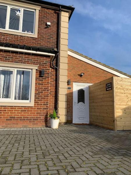 Apartment C, A One Bedroom Flat In South London - Epsom